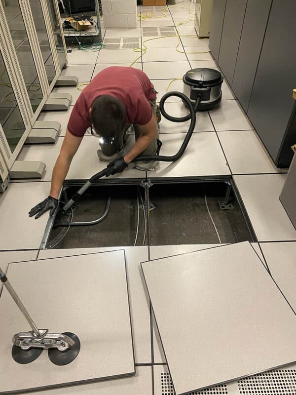 The Comprehensive Guide to Cleaning Server Racks and Cabinets Interiors ...